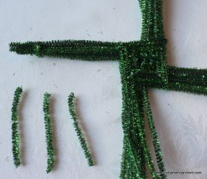 How To Make A St. Brigid’s Cross Using Pipe Cleaners