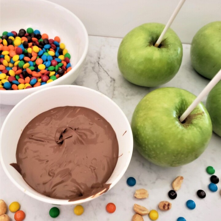 Easy Kid's Fun With Chocolate Dipped Apples | Irish American Mom