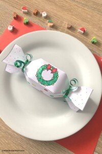 Color Your Own Homemade Christmas Crackers