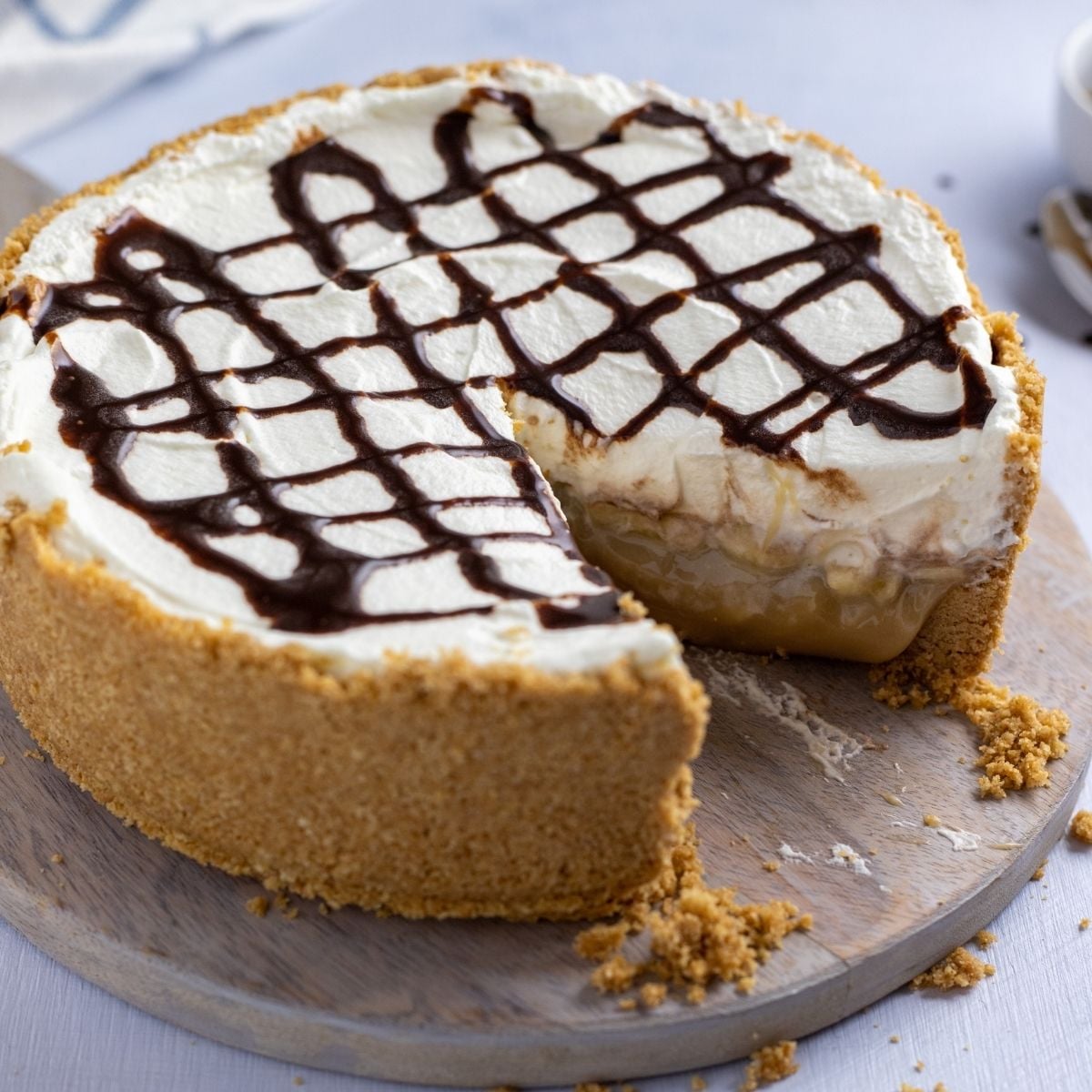 No-Bake Banoffee Pie - A Banana and Caramel British Treat