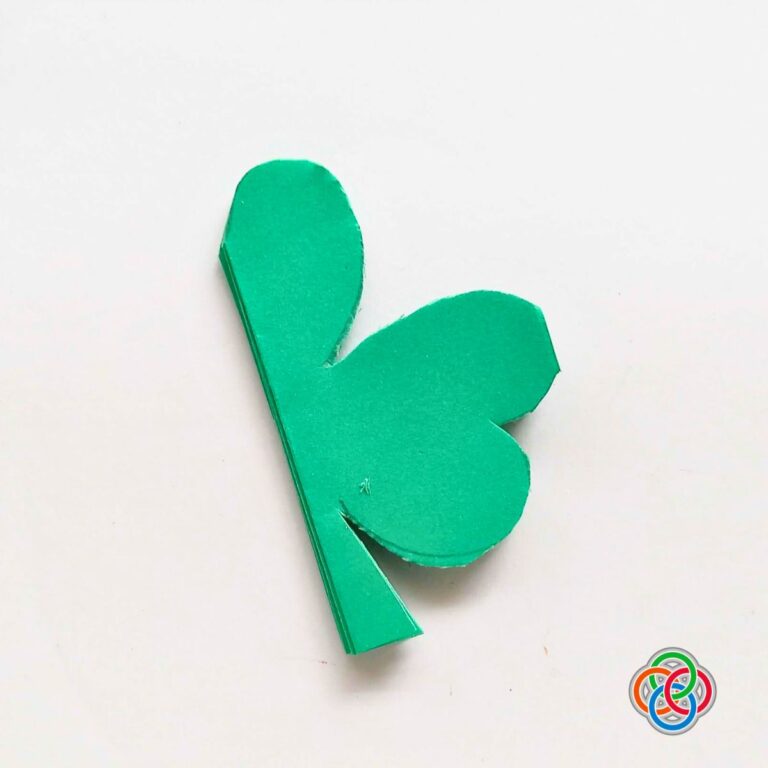 DIY Shamrock Pop-up Card for Saint Patrick's Day Greetings